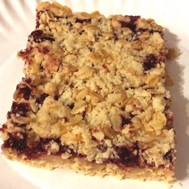 These Raspberry Oatmeal Crumble Bars Are Insanely Delicious - Delish ...