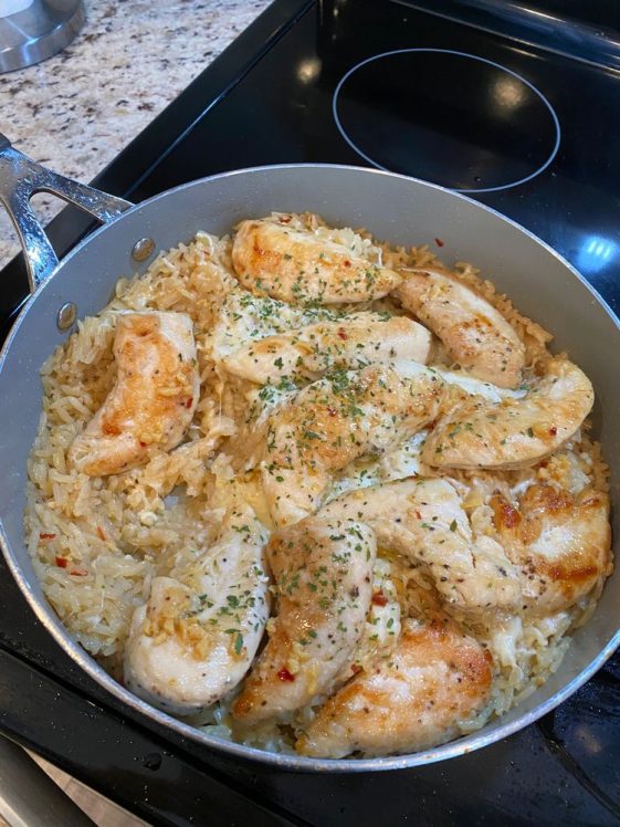CHICKEN SCAMPI WITH GARLIC PARMESAN RICE - Delish Grandma's Recipes
