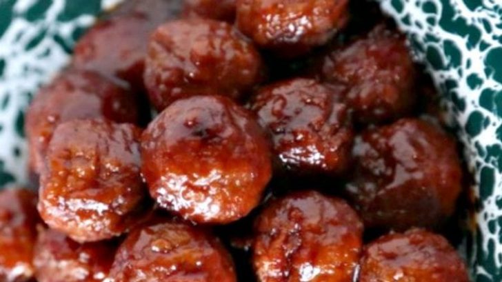 TANGY AND SWEET COCA-COLA MEATBALLS - Delish Grandma's Recipes